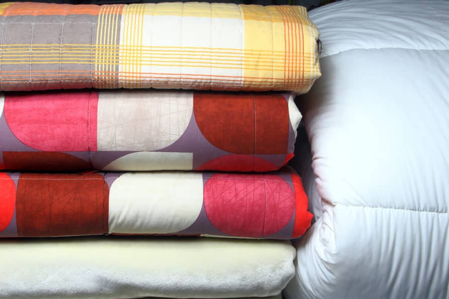 4 Tips for Storing Your Comforter (2023) - Mattress Clarity