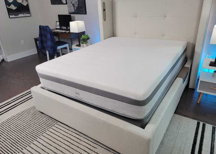 Helix PLUS Mattress Review (2024 Update) | Mattress Clarity